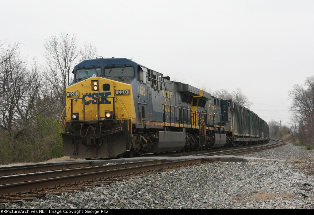 CSX 620 and train Q703
